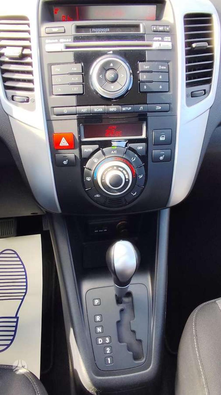 Grey Kia Venga 2010 in Kaunas, with an engine capacity of 1.60 L and mileage of 121 thousand km for 4250 €, photo 17 on AUTOMOTO.COM.LV