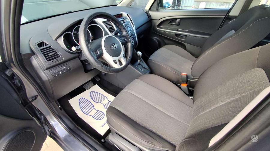Grey Kia Venga 2010 in Kaunas, with an engine capacity of 1.60 L and mileage of 121 thousand km for 4250 €, photo 18 on AUTOMOTO.COM.LV