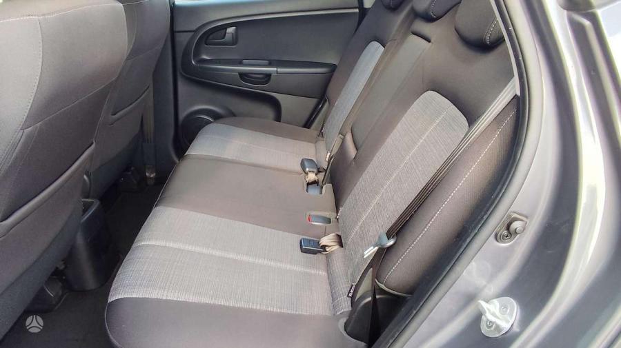 Grey Kia Venga 2010 in Kaunas, with an engine capacity of 1.60 L and mileage of 121 thousand km for 4250 €, photo 21 on AUTOMOTO.COM.LV