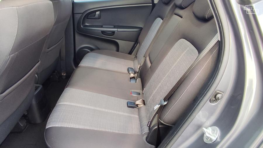 Grey Kia Venga 2010 in Ramuciai, with an engine capacity of 1.60 L and mileage of 121 thousand km for 4250 €, photo 21 on AUTOMOTO.COM.LV