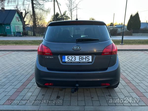 Grey Kia Venga 2012 in Tallinn, with an engine capacity of 1.60 L and mileage of 191 thousand km for 2900 €, photo 6 on AUTOMOTO.COM.LV