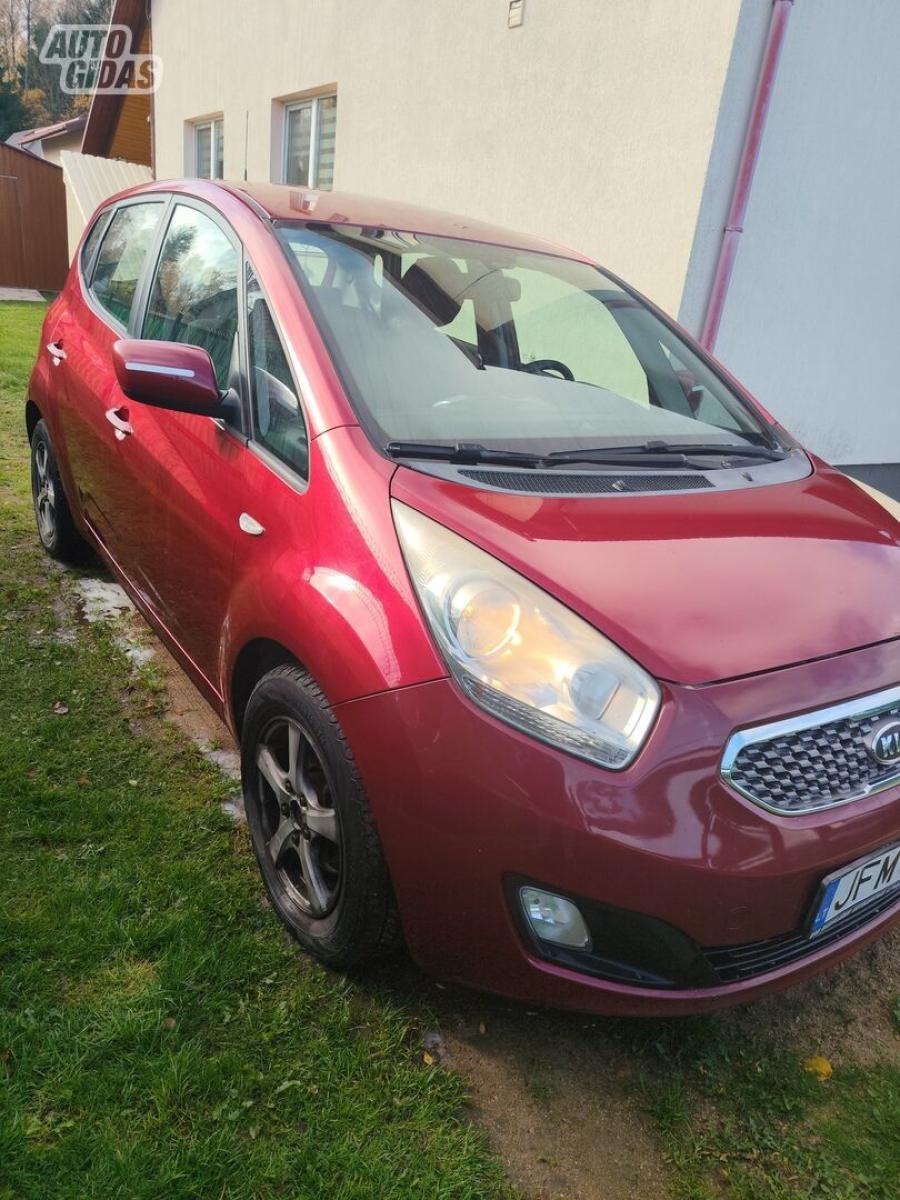 Red Kia Venga 2011 in Vilnius, with an engine capacity of 1.40 L and mileage of 205 thousand km for 2000 €, photo 1 on AUTOMOTO.COM.LV