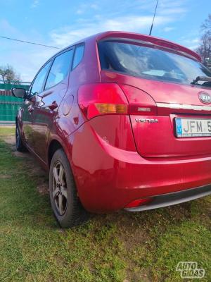 Red Kia Venga 2011 in Vilnius, with an engine capacity of 1.40 L and mileage of 205 thousand km for 2000 €, photo 3 on AUTOMOTO.COM.LV