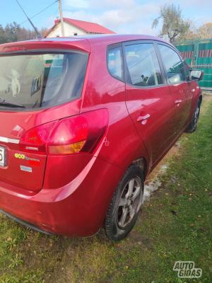 Red Kia Venga 2011 in Vilnius, with an engine capacity of 1.40 L and mileage of 205 thousand km for 2000 €, photo 6 on AUTOMOTO.COM.LV