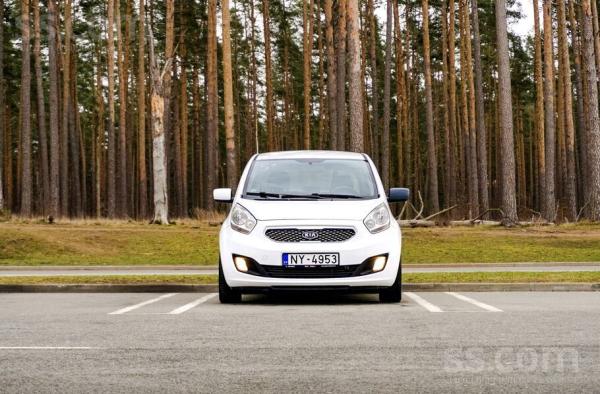 White Kia Venga 2011 in Riga, with an engine capacity of 1.40 L and mileage of 287 thousand km for 2990 €, photo 3 on AUTOMOTO.COM.LV