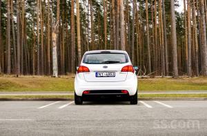 Balts Kia Venga 2011 Rīga, ar dzinēja tilpumu 1.40 L un nobraukumu 287 tūkst. km par 2490 €, foto 7 vietnē AUTOMOTO.COM.LV