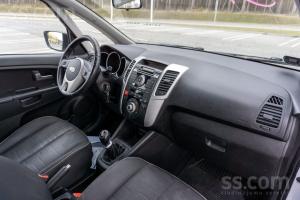 Balts Kia Venga 2011 Rīga, ar dzinēja tilpumu 1.40 L un nobraukumu 287 tūkst. km par 2490 €, foto 11 vietnē AUTOMOTO.COM.LV