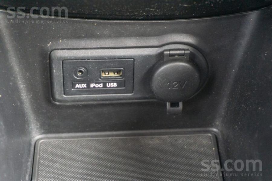 Balts Kia Venga 2011 Rīga, ar dzinēja tilpumu 1.40 L un nobraukumu 287 tūkst. km par 2490 €, foto 16 vietnē AUTOMOTO.COM.LV