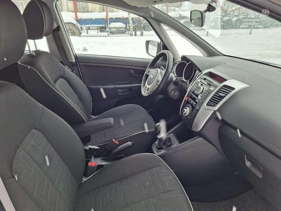Dzeltens Kia Venga 2011 Ukmergė, ar dzinēja tilpumu 1.40 L un nobraukumu 221 tūkst. km par 2750 €, foto 10 vietnē AUTOMOTO.COM.LV