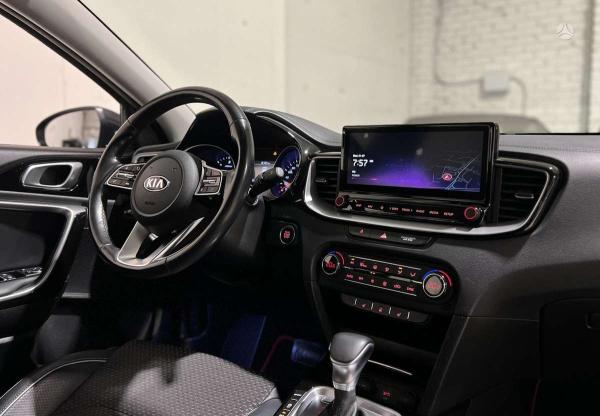 Black Kia XCeed 2020 in Klaipeda, with an engine capacity of 1.60 L and mileage of 186 thousand km for 13999 €, photo 2 on AUTOMOTO.COM.LV