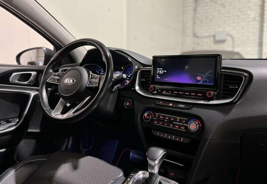 Melns Kia XCeed 2020 Klaipėda, ar dzinēja tilpumu 1.60 L un nobraukumu 186 tūkst. km par 13999 €, foto 3 vietnē AUTOMOTO.COM.LV