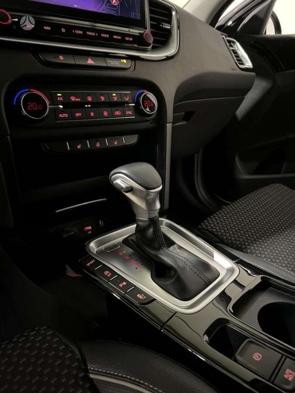 Black Kia XCeed 2020 in Klaipeda, with an engine capacity of 1.60 L and mileage of 186 thousand km for 13999 €, photo 3 on AUTOMOTO.COM.LV