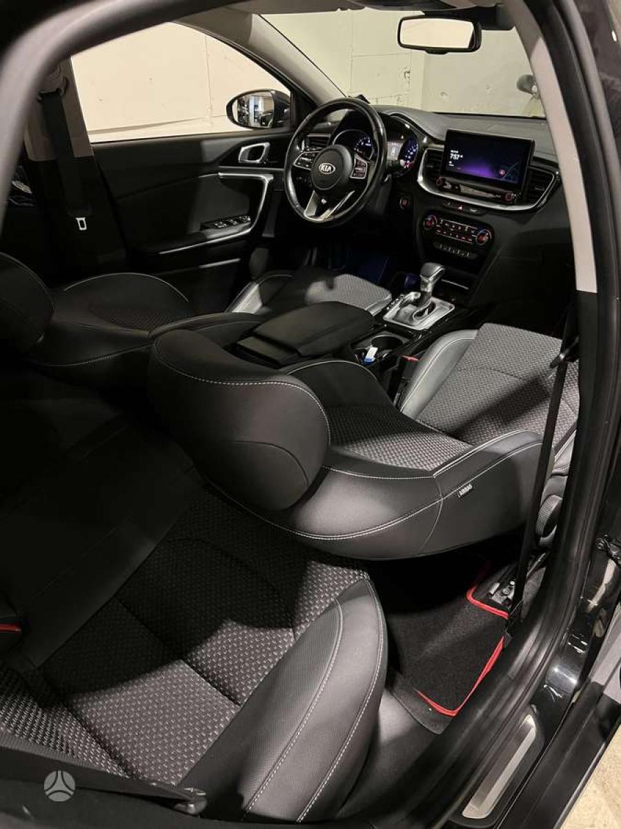 Melns Kia XCeed 2020 Klaipėda, ar dzinēja tilpumu 1.60 L un nobraukumu 186 tūkst. km par 13999 €, foto 10 vietnē AUTOMOTO.COM.LV