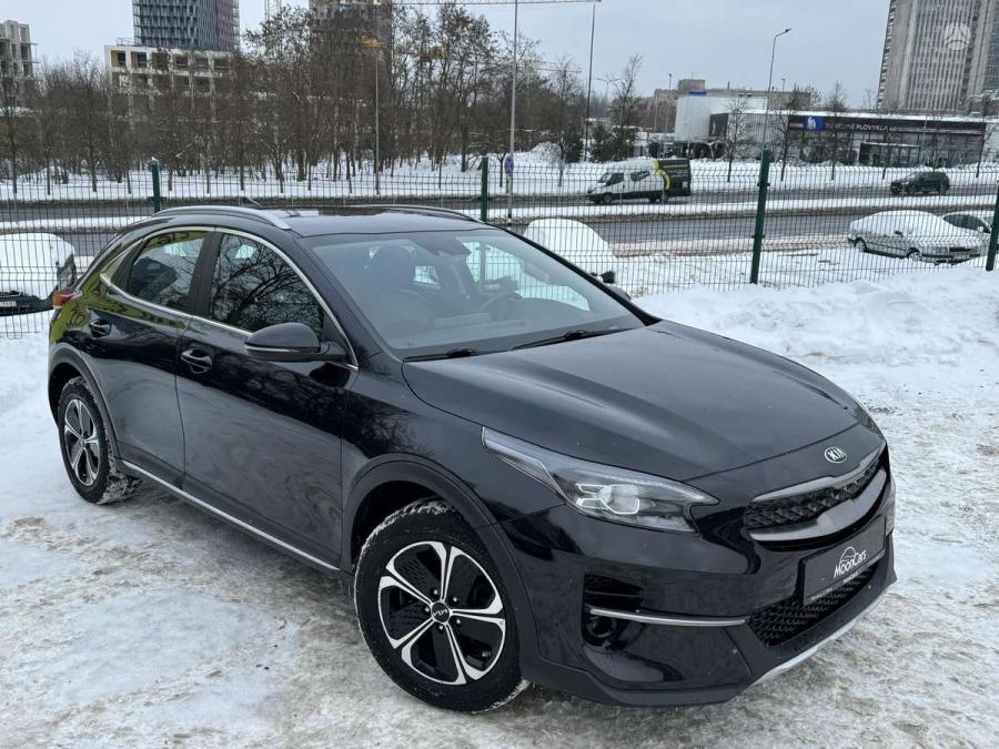 Black Kia XCeed 2021 in Vilnius, with an engine capacity of 1.58 L and mileage of 139 thousand km for 15750 €, photo 3 on AUTOMOTO.COM.LV
