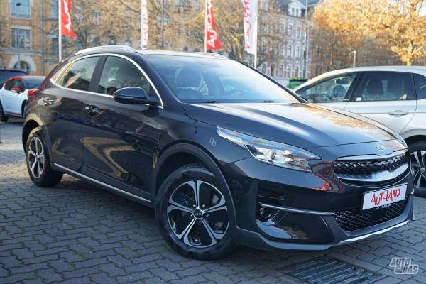 Black Kia XCeed 2022 in Kaunas, with an engine capacity of 1.60 L and mileage of 89 thousand km for 24450 €, photo 3 on AUTOMOTO.COM.LV
