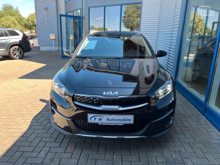 Black Kia XCeed 2022 in Kaunas, with an engine capacity of 1.60 L and mileage of 55 thousand km for 21834 €, photo 2 on AUTOMOTO.COM.LV