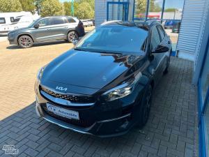 Black Kia XCeed 2022 in Kaunas, with an engine capacity of 1.60 L and mileage of 55 thousand km for 21834 €, photo 3 on AUTOMOTO.COM.LV