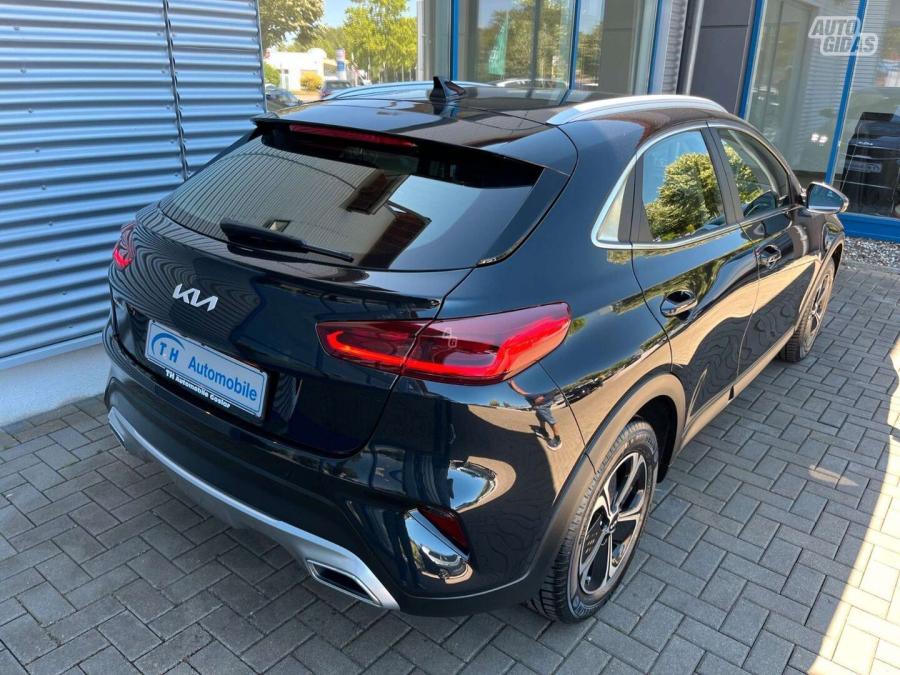 Black Kia XCeed 2022 in Kaunas, with an engine capacity of 1.60 L and mileage of 55 thousand km for 21834 €, photo 4 on AUTOMOTO.COM.LV