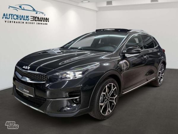 Black Kia XCeed 2022 in Kaunas, with an engine capacity of 1.60 L and mileage of 13 thousand km for 31009 €, photo 1 on AUTOMOTO.COM.LV