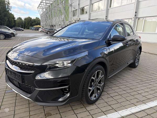 Black Kia XCeed 2022 in Marijampole, with an engine capacity of 1.58 L and mileage of 93 thousand km for 17600 €, photo 1 on AUTOMOTO.COM.LV