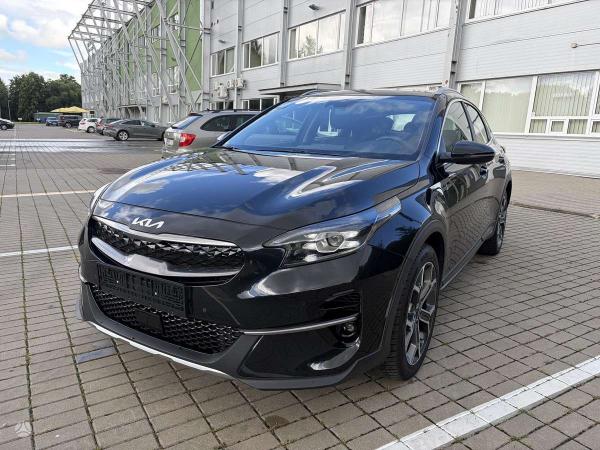 Black Kia XCeed 2022 in Marijampole, with an engine capacity of 1.58 L and mileage of 93 thousand km for 17600 €, photo 5 on AUTOMOTO.COM.LV