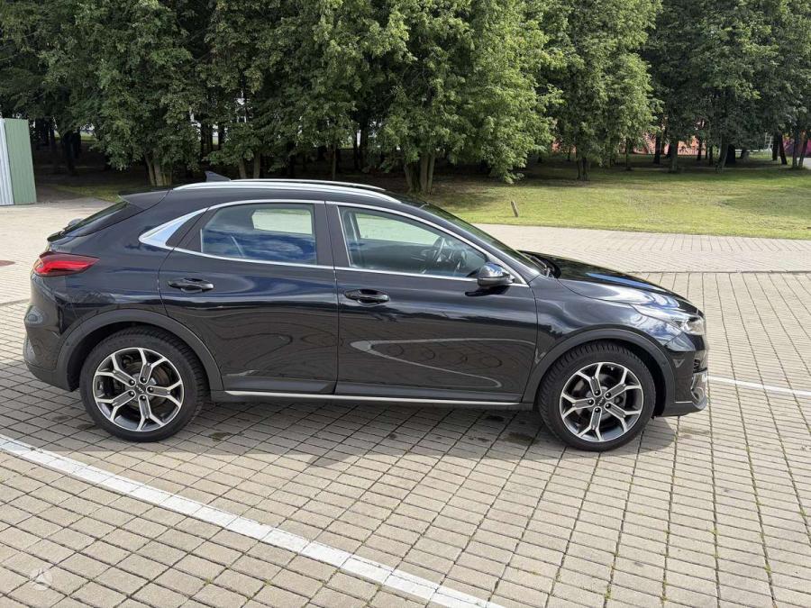 Black Kia XCeed 2022 in Marijampole, with an engine capacity of 1.58 L and mileage of 93 thousand km for 17600 €, photo 13 on AUTOMOTO.COM.LV