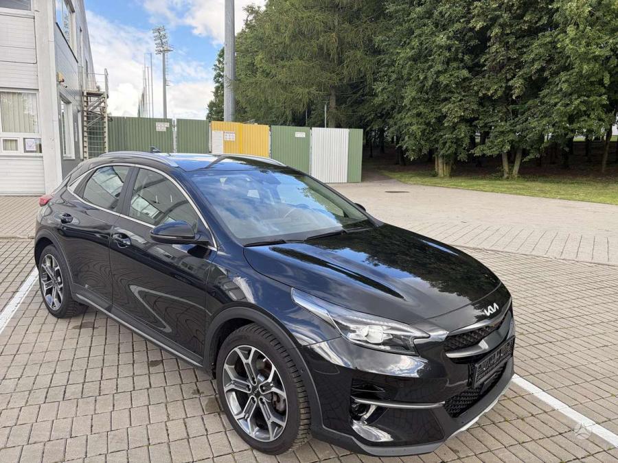 Black Kia XCeed 2022 in Marijampole, with an engine capacity of 1.58 L and mileage of 93 thousand km for 17600 €, photo 14 on AUTOMOTO.COM.LV