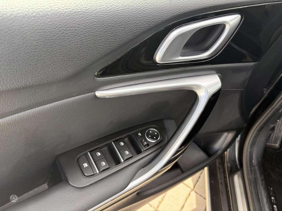Black Kia XCeed 2022 in Marijampole, with an engine capacity of 1.58 L and mileage of 93 thousand km for 17600 €, photo 18 on AUTOMOTO.COM.LV