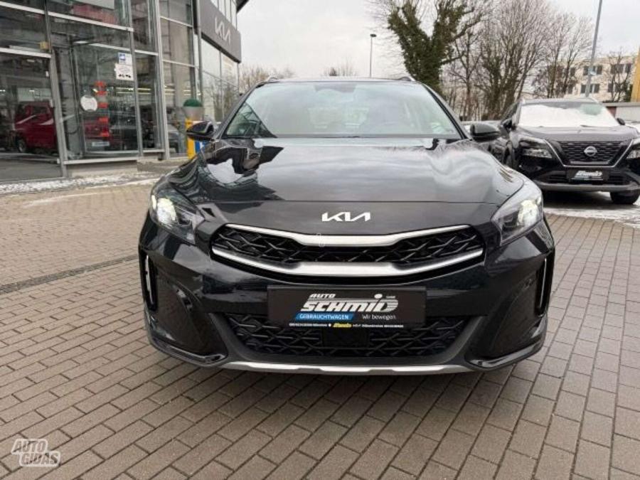 Black Kia XCeed 2025 in Kaunas, with an engine capacity of 1.40 L and mileage of 19 thousand km for 27972 €, photo 3 on AUTOMOTO.COM.LV