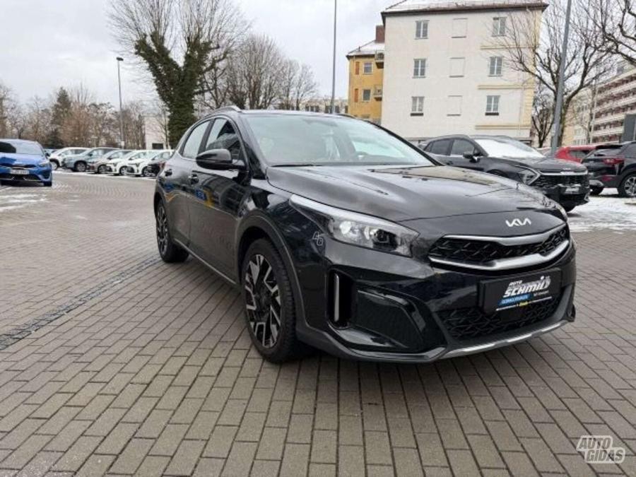 Black Kia XCeed 2025 in Kaunas, with an engine capacity of 1.40 L and mileage of 19 thousand km for 27972 €, photo 4 on AUTOMOTO.COM.LV