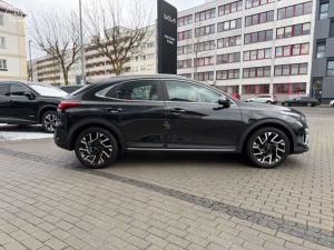 Black Kia XCeed 2025 in Kaunas, with an engine capacity of 1.40 L and mileage of 19 thousand km for 27972 €, photo 5 on AUTOMOTO.COM.LV