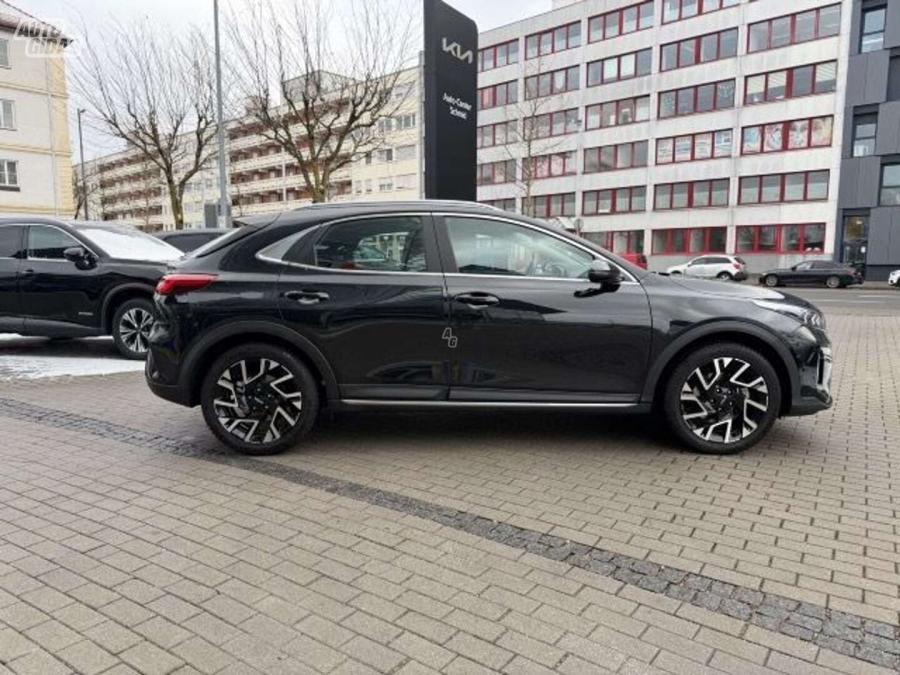 Black Kia XCeed 2025 in Kaunas, with an engine capacity of 1.40 L and mileage of 19 thousand km for 27972 €, photo 5 on AUTOMOTO.COM.LV