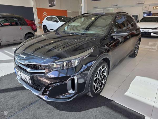 Черный Киа XCeed 2023 в Каунас, объемом двигателя 1.50 л и пробегом 33 тыс. км за 24990 €, фото 2 на AUTOMOTO.COM.LV