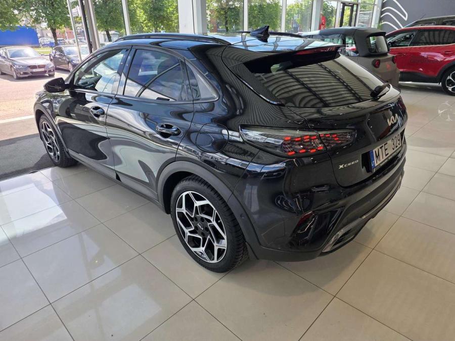 Black Kia XCeed 2023 in Kaunas, with an engine capacity of 1.50 L and mileage of 33 thousand km for 24990 €, photo 4 on AUTOMOTO.COM.LV