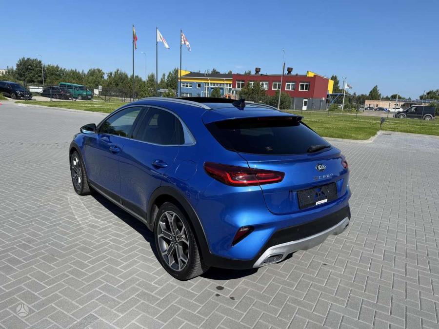 Blue Kia XCeed 2020 in Telschi, with an engine capacity of 1.60 L and mileage of 157 thousand km for 11800 €, photo 5 on AUTOMOTO.COM.LV