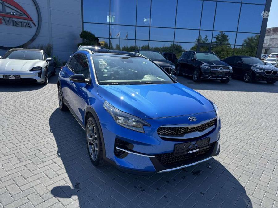 Blue Kia XCeed 2020 in Telschi, with an engine capacity of 1.60 L and mileage of 157 thousand km for 11800 €, photo 9 on AUTOMOTO.COM.LV