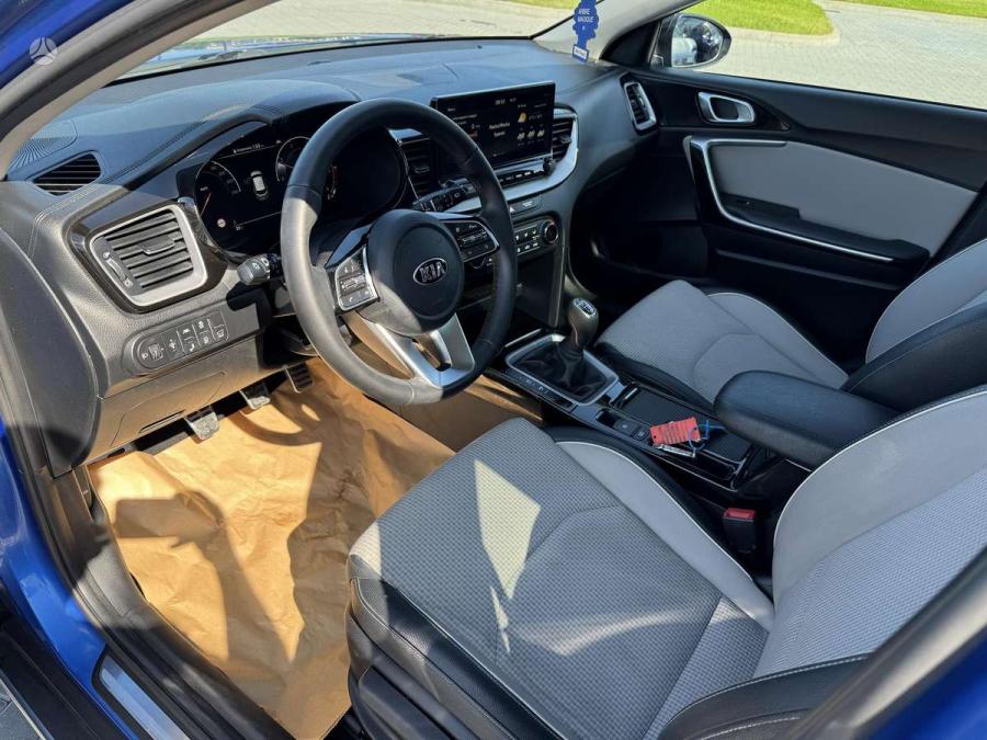 Blue Kia XCeed 2020 in Telschi, with an engine capacity of 1.60 L and mileage of 157 thousand km for 11800 €, photo 23 on AUTOMOTO.COM.LV