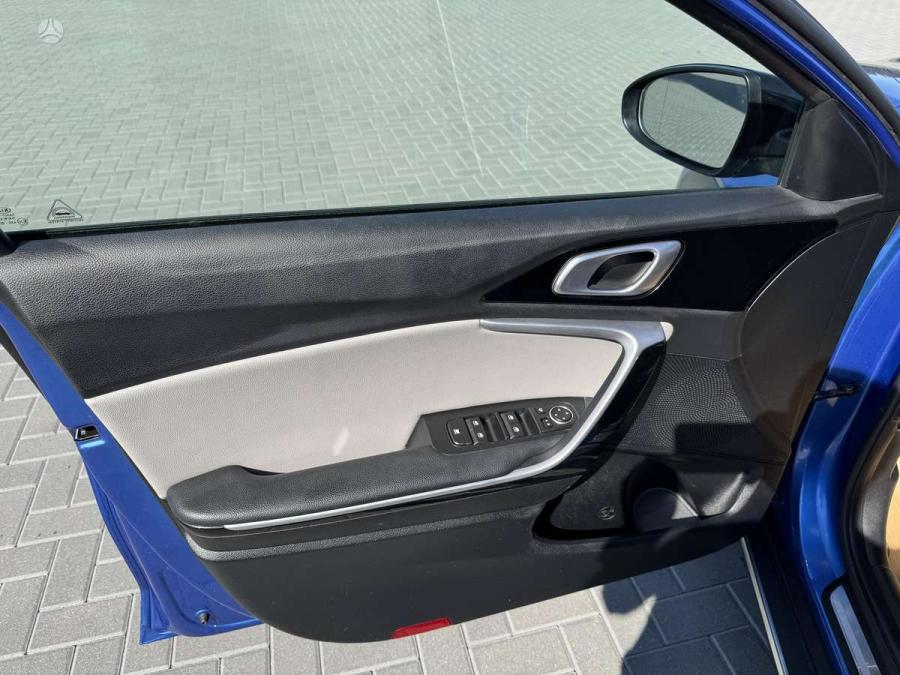 Blue Kia XCeed 2020 in Telschi, with an engine capacity of 1.60 L and mileage of 157 thousand km for 11800 €, photo 24 on AUTOMOTO.COM.LV