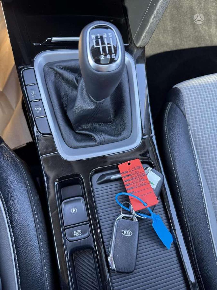 Blue Kia XCeed 2020 in Telschi, with an engine capacity of 1.60 L and mileage of 157 thousand km for 11800 €, photo 35 on AUTOMOTO.COM.LV