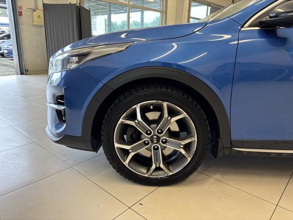 Blue Kia XCeed 2021 in Riga, with an engine capacity of 1.60 L and mileage of 127 thousand km for 15500 €, photo 4 on AUTOMOTO.COM.LV