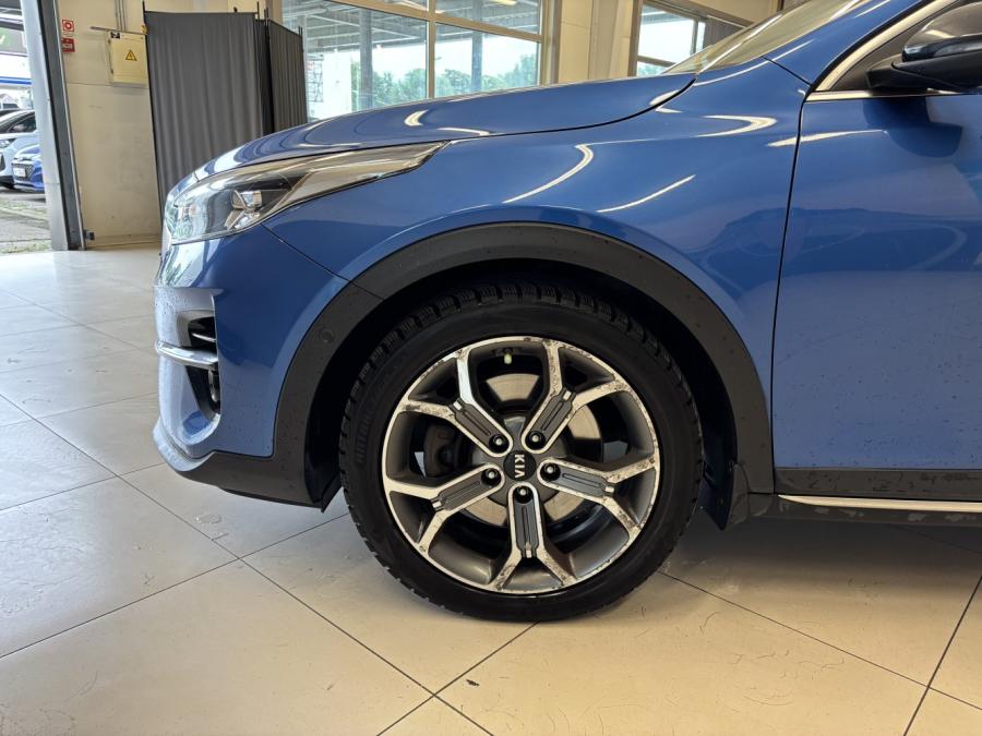 Blue Kia XCeed 2021 in Riga, with an engine capacity of 1.60 L and mileage of 127 thousand km for 15500 €, photo 5 on AUTOMOTO.COM.LV