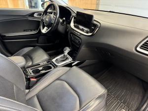 Blue Kia XCeed 2021 in Riga, with an engine capacity of 1.60 L and mileage of 127 thousand km for 15500 €, photo 13 on AUTOMOTO.COM.LV