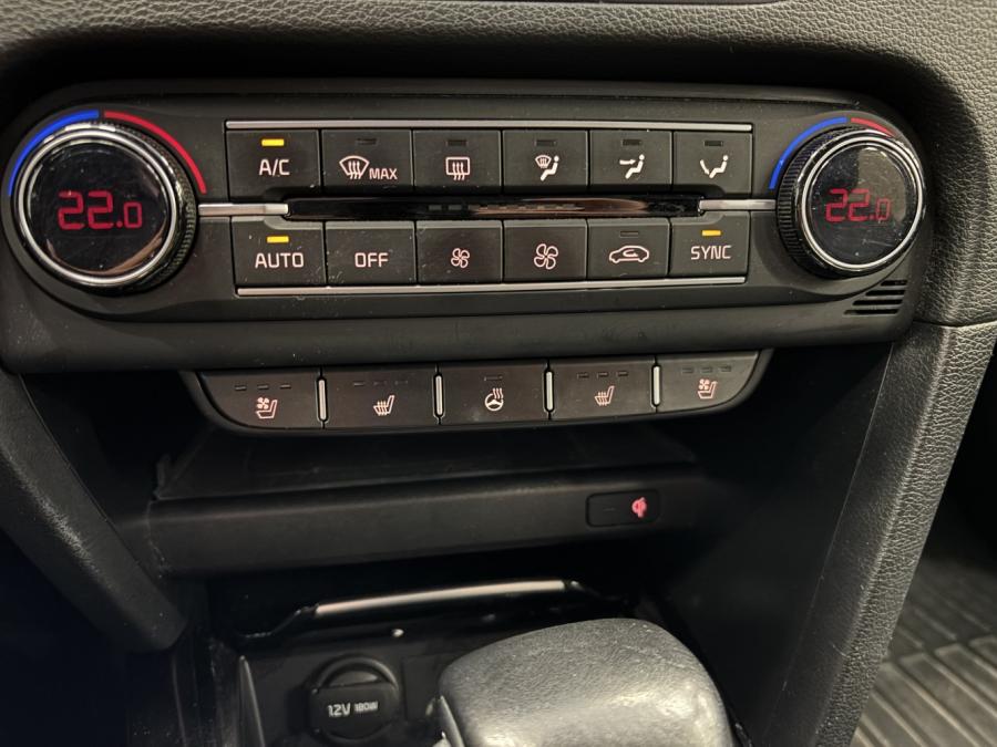 Blue Kia XCeed 2021 in Riga, with an engine capacity of 1.60 L and mileage of 127 thousand km for 15500 €, photo 24 on AUTOMOTO.COM.LV