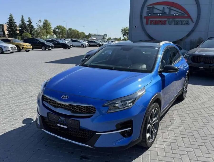 Blue Kia XCeed 2020 in Telschi, with an engine capacity of 1.60 L and mileage of 156 thousand km for 11790 €, photo 6 on AUTOMOTO.COM.LV