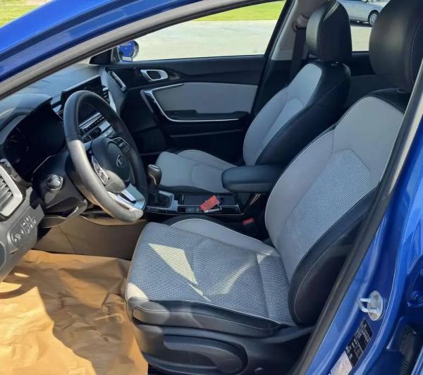 Blue Kia XCeed 2020 in Telschi, with an engine capacity of 1.60 L and mileage of 156 thousand km for 11790 €, photo 10 on AUTOMOTO.COM.LV