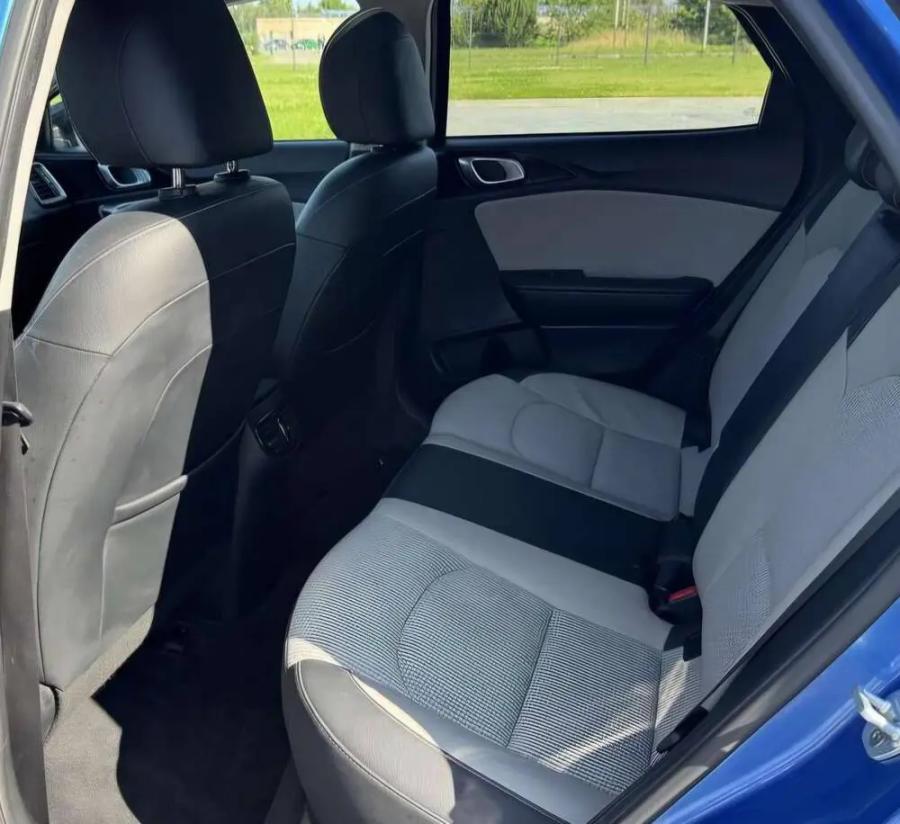 Blue Kia XCeed 2020 in Telschi, with an engine capacity of 1.60 L and mileage of 156 thousand km for 11790 €, photo 21 on AUTOMOTO.COM.LV