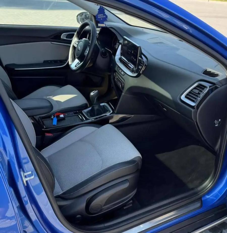 Blue Kia XCeed 2020 in Telschi, with an engine capacity of 1.60 L and mileage of 156 thousand km for 11790 €, photo 23 on AUTOMOTO.COM.LV