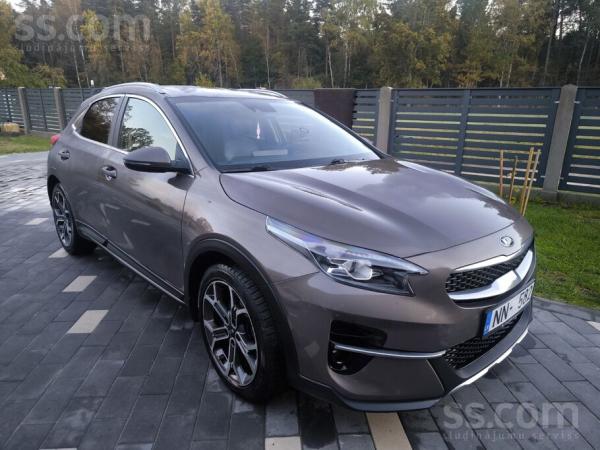 Коричневый Киа XCeed 2021 в Рига, объемом двигателя 1.60 л и пробегом 129 тыс. км за 15999 €, фото 1 на AUTOMOTO.COM.LV