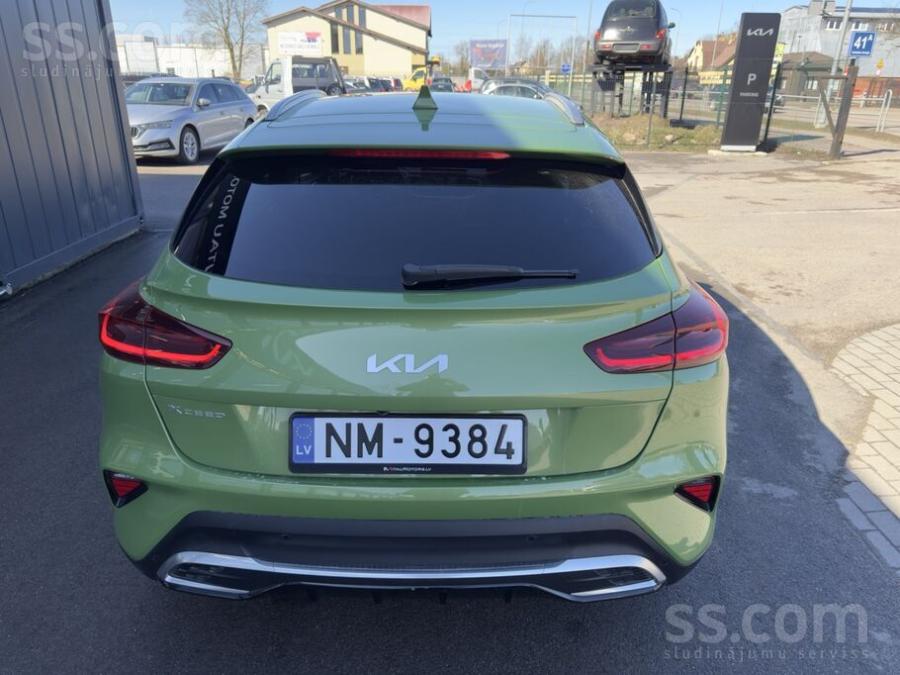 Green Kia XCeed 2023 in Jelgava, with an engine capacity of 1.50 L and mileage of 31 thousand km for 25500 €, photo 5 on AUTOMOTO.COM.LV