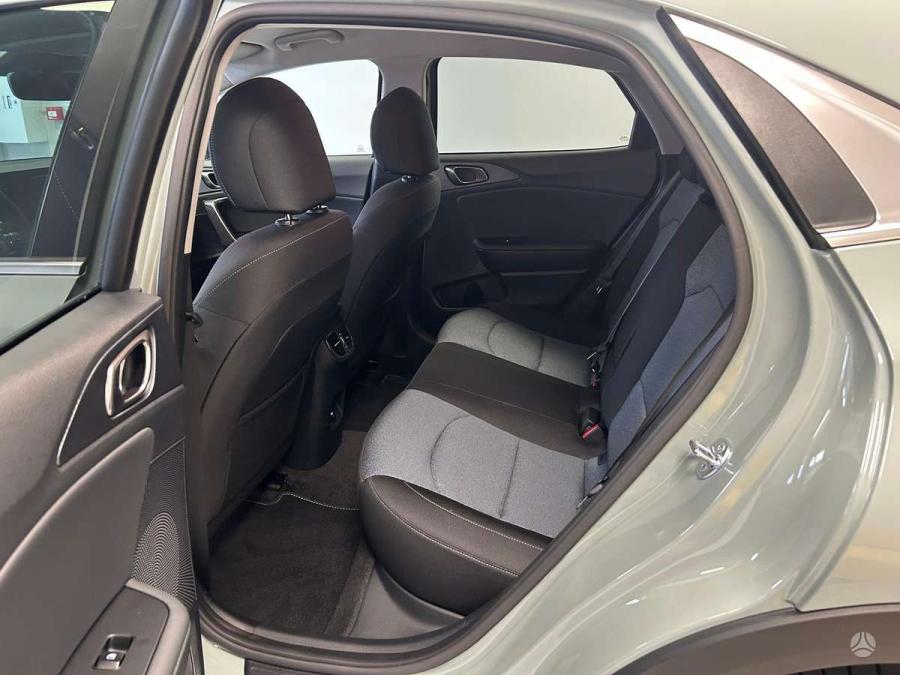 Green Kia XCeed 2026 in Vilnius, with an engine capacity of 1.60 L and mileage of 1 thousand km for 24690 €, photo 9 on AUTOMOTO.COM.LV